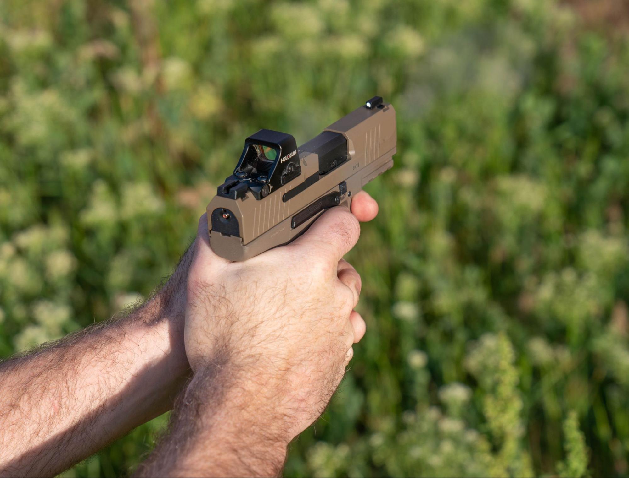 Revolvers vs. Semi-Automatic Pistols: A Guide On The Differences, Pros ...